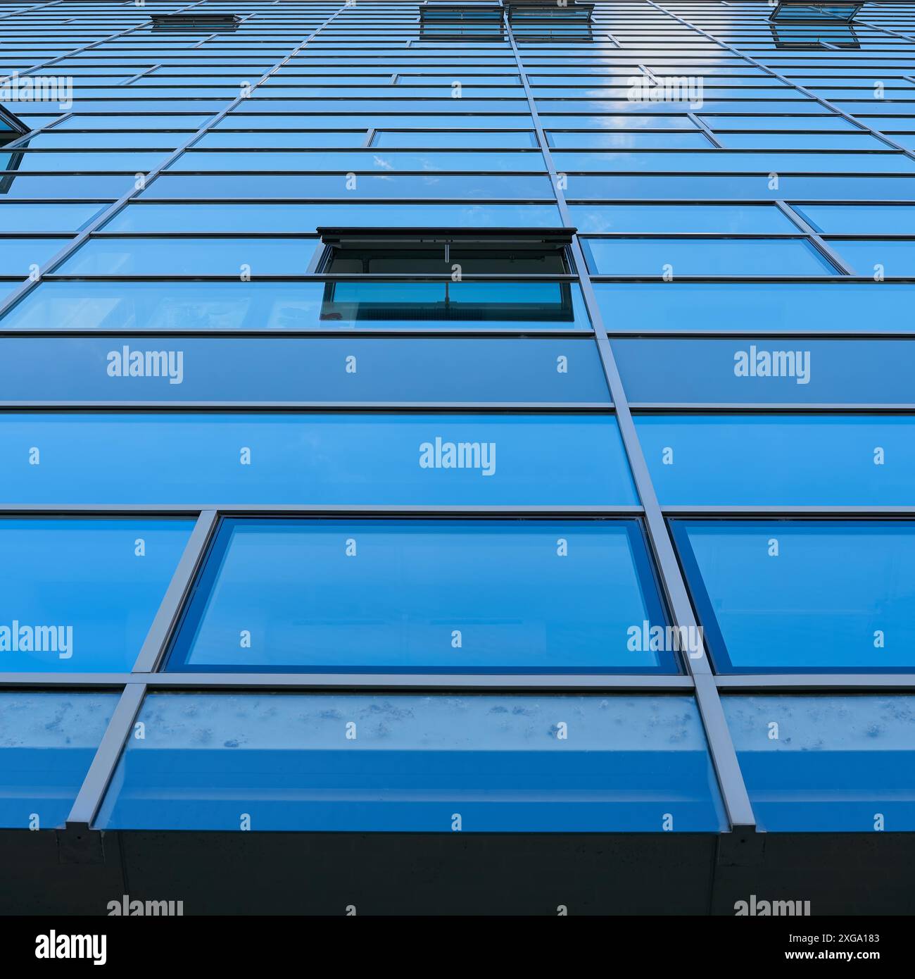 Modern glass facade front view hi-res stock photography and images - Alamy