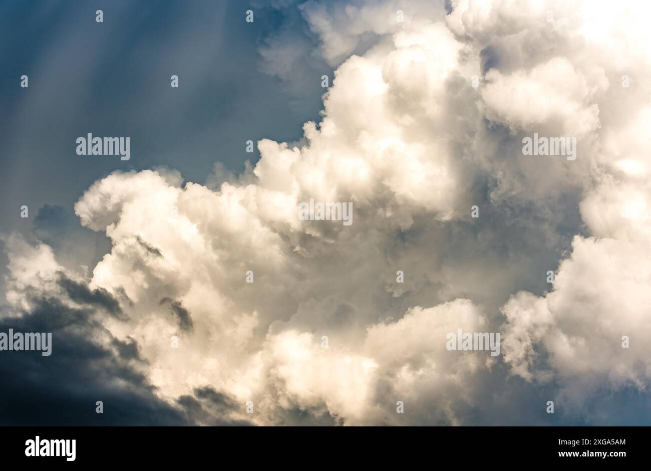 Cumulonimbus cloud over mountains hi-res stock photography and images ...