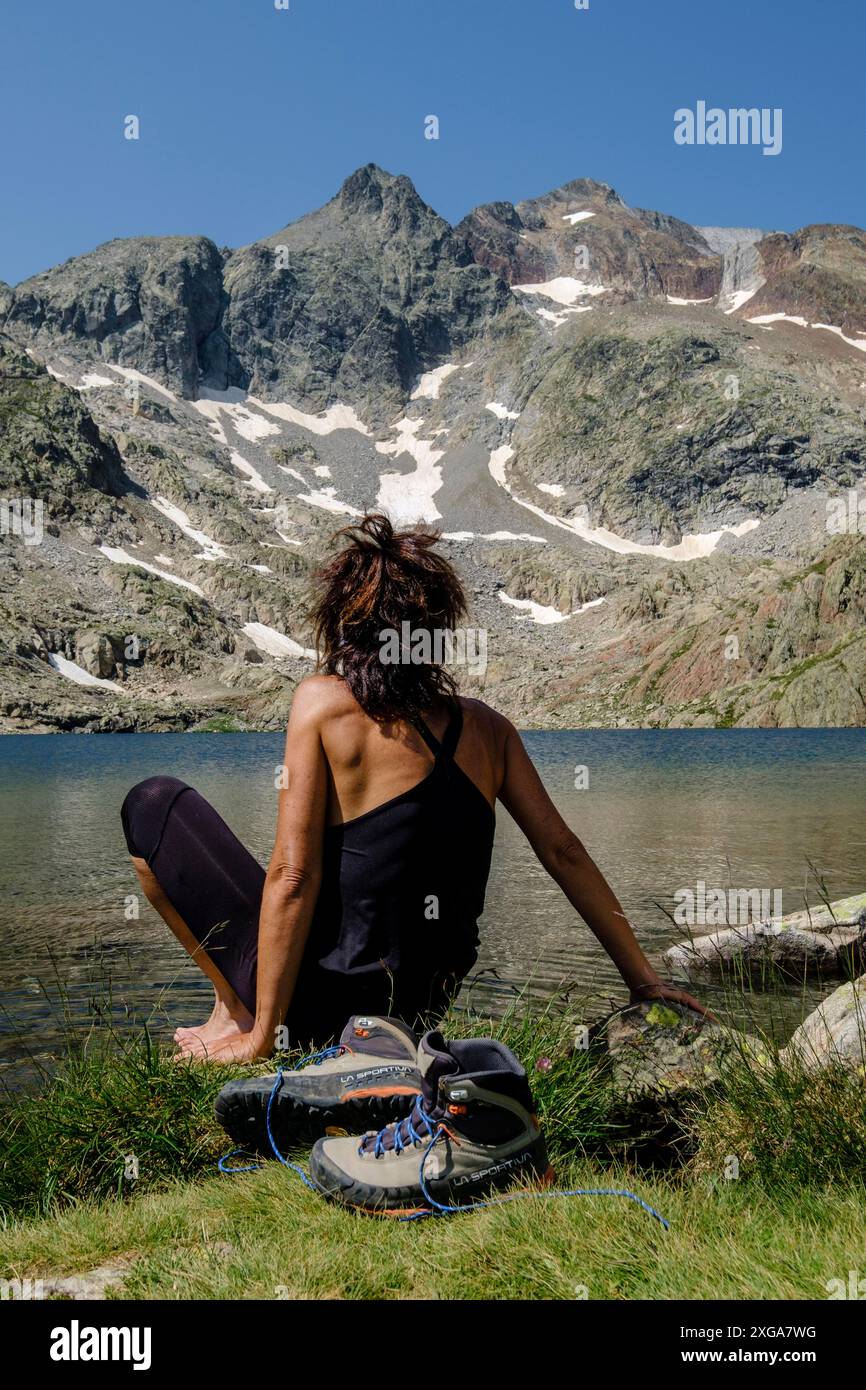 Ibones azules and bachimana alto route hi-res stock photography and ...