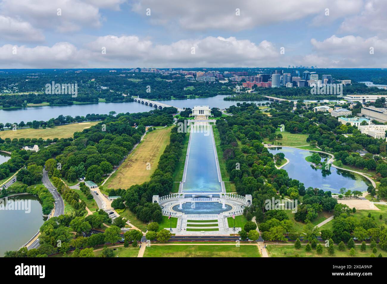 Lincoln Memorial Reflecting Pool seen from the Washington Monument ...