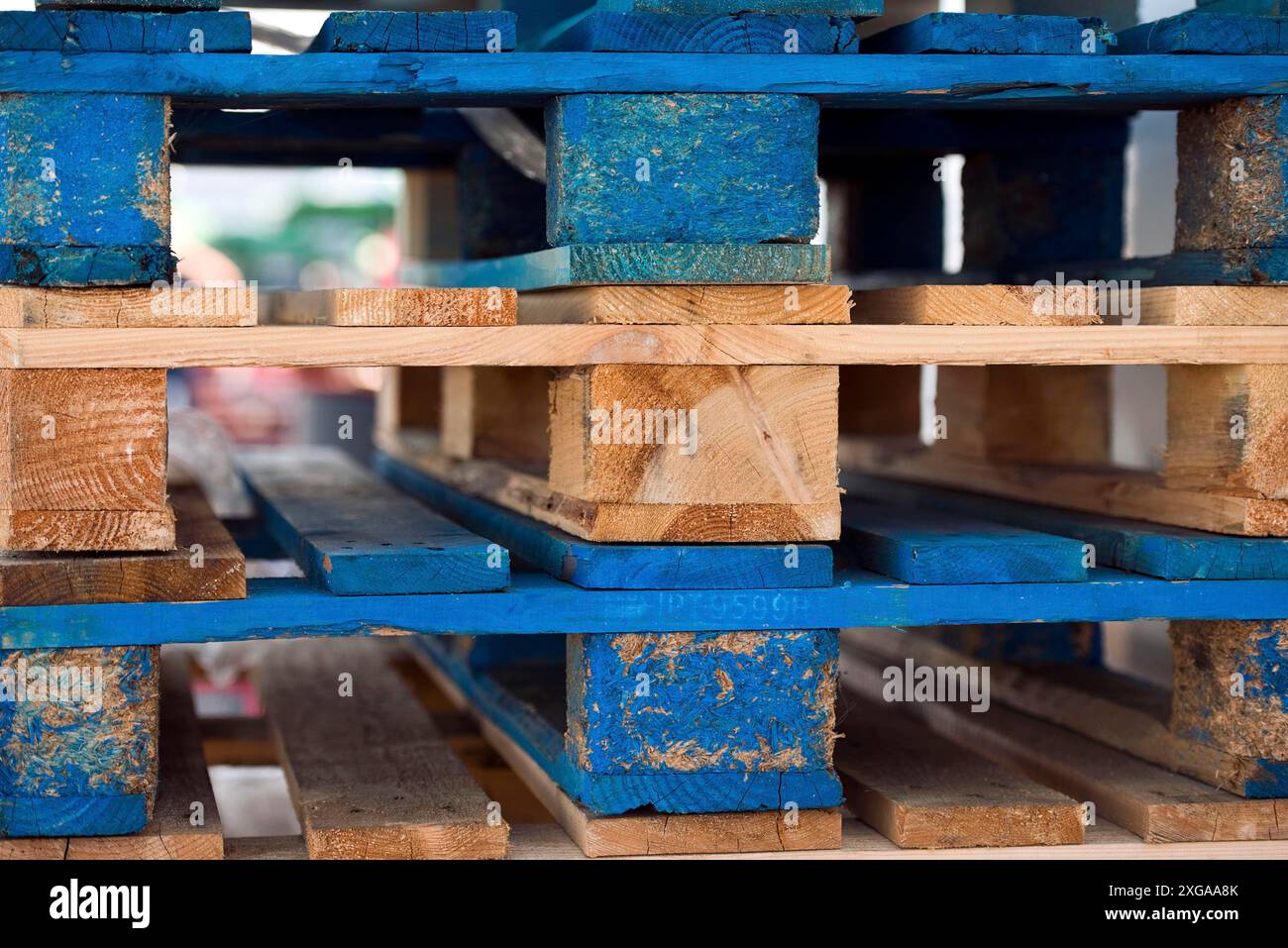 Pile of pallets hi-res stock photography and images - Alamy