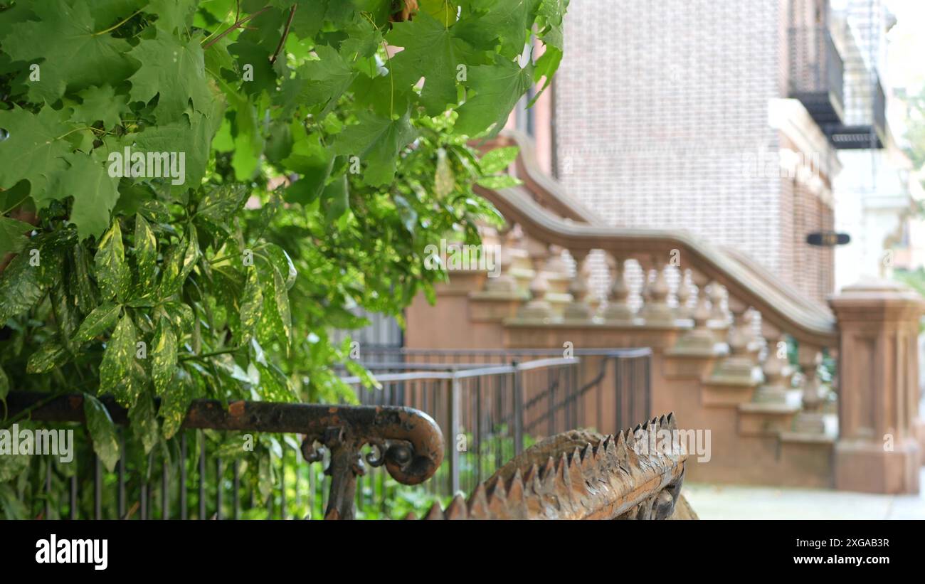 New York City townhouse building, Brooklyn Heights residential district ...