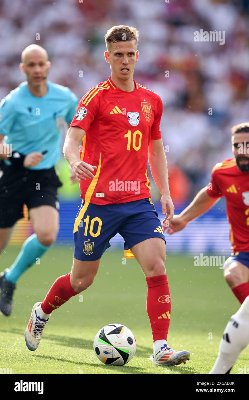 STUTTGART, GERMANY - JULY 05: Dani Olmo of Spain runs with a ballduring ...