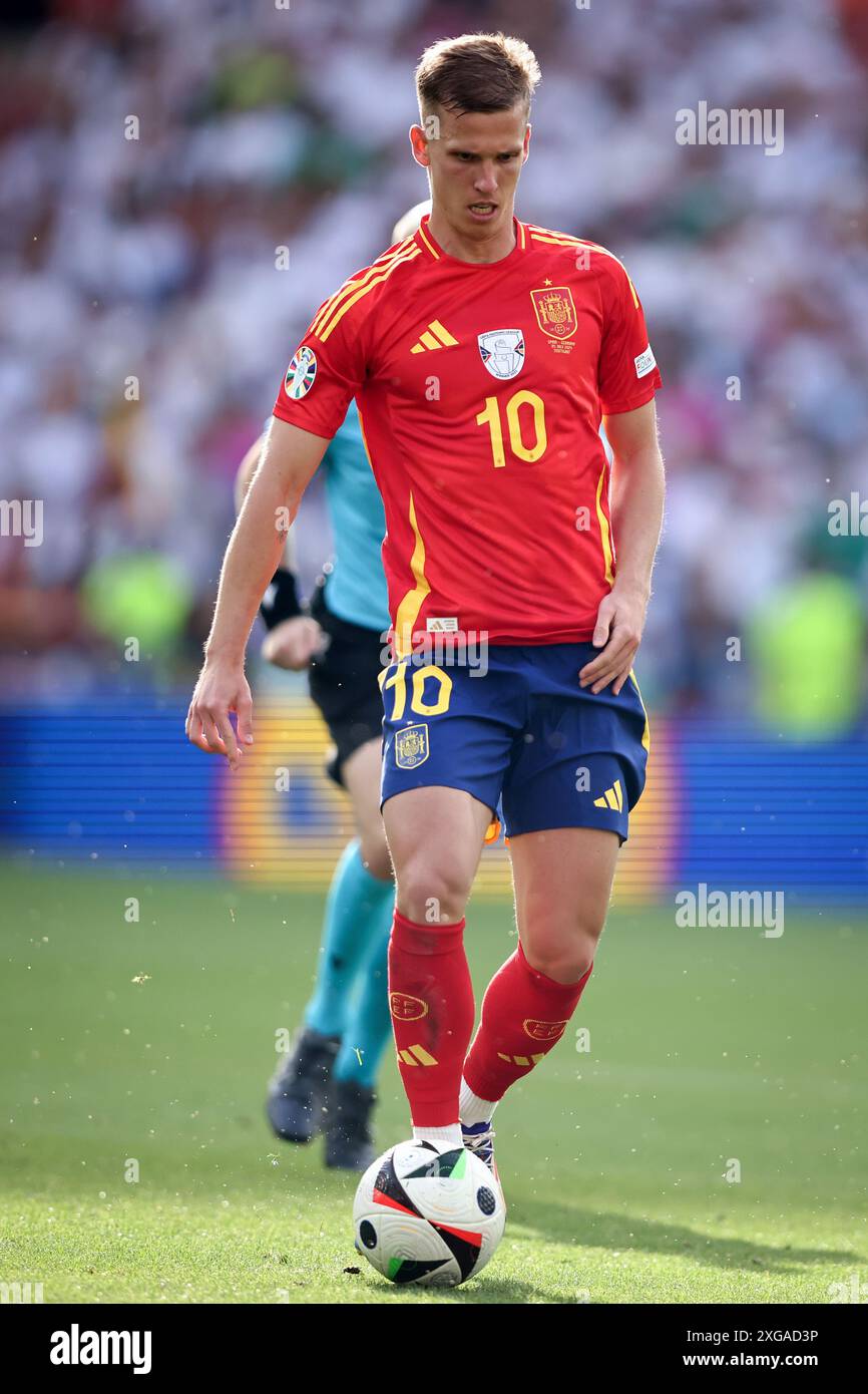 STUTTGART, GERMANY - JULY 05: Dani Olmo of Spain runs with a ballduring ...
