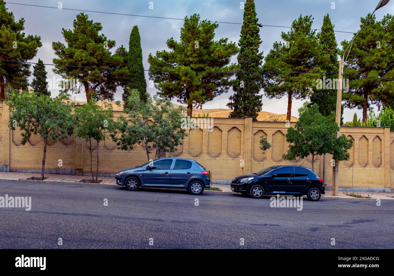 Streets of shiraz hi-res stock photography and images - Alamy