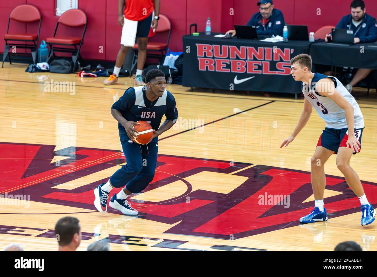 Anthony edwards basketball hi-res stock photography and images - Alamy