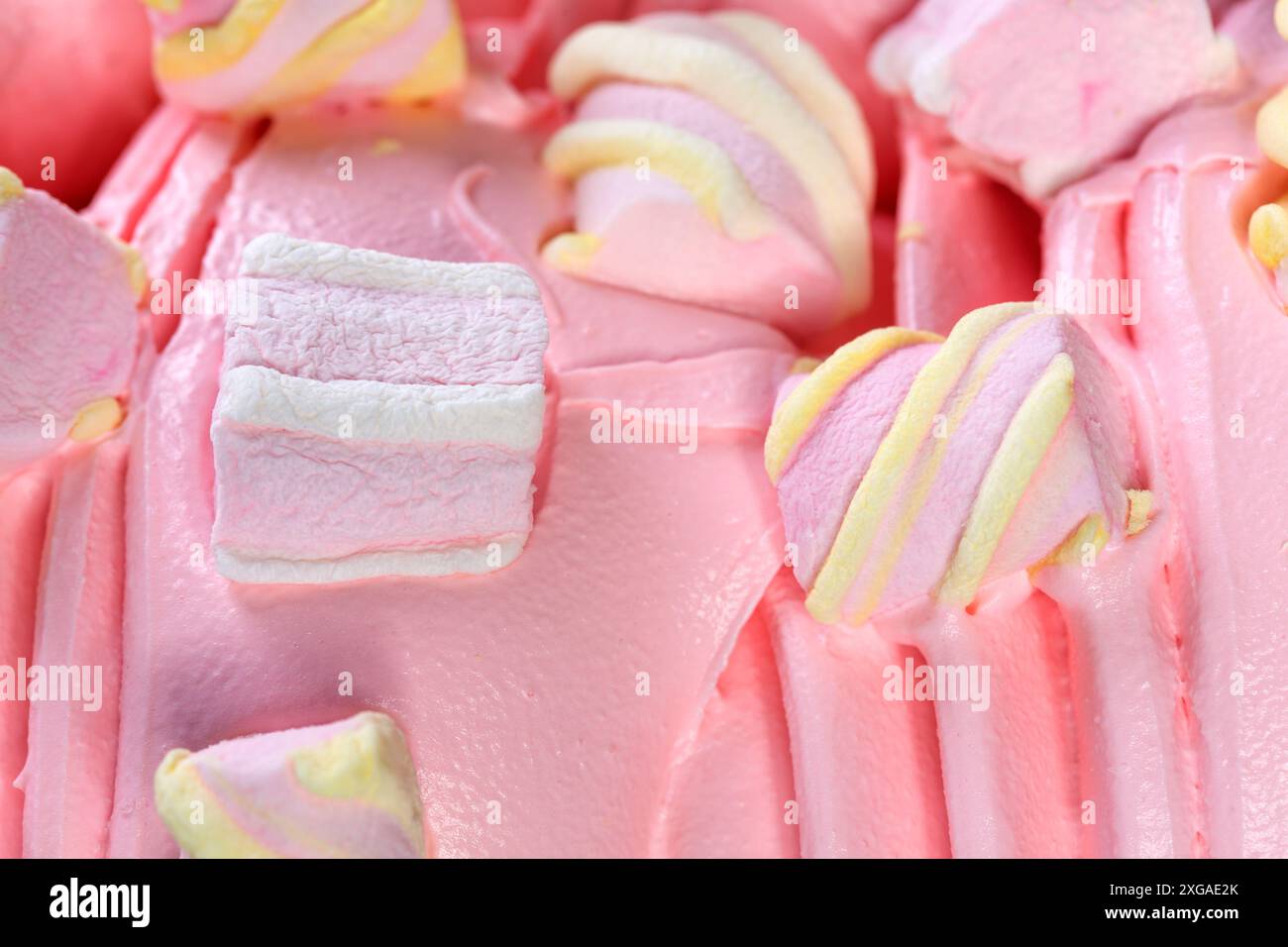 Marshmallow ice cream sundae hi-res stock photography and images - Alamy