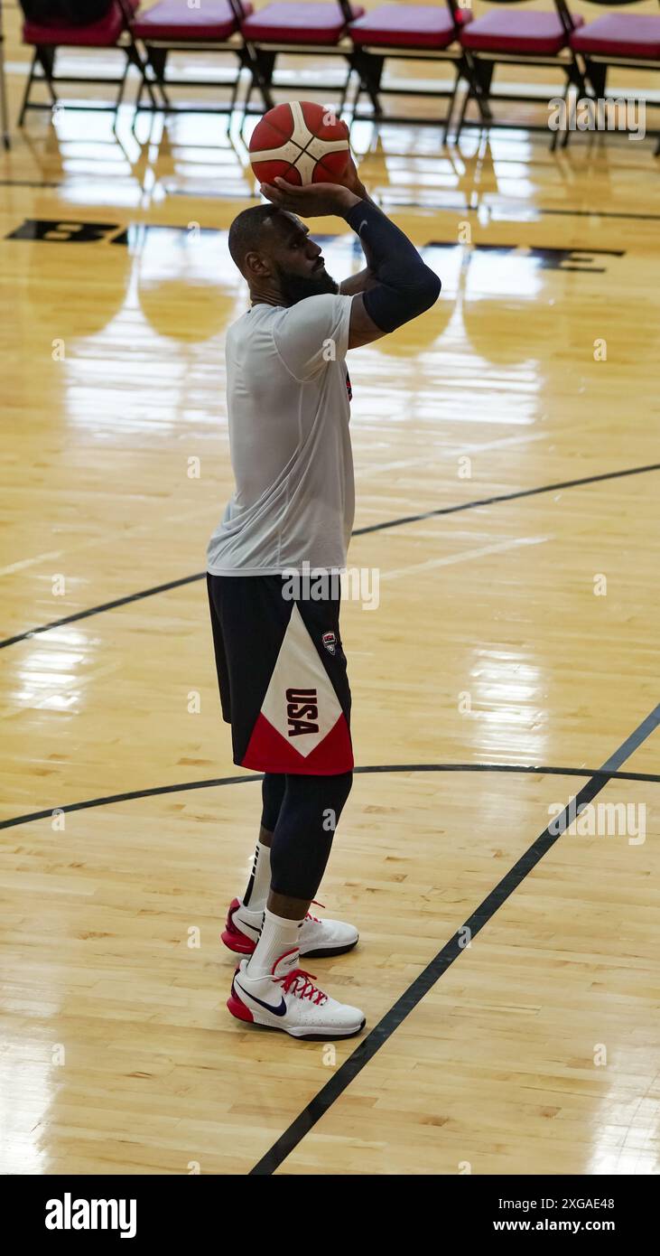 NBA Player Lebron James Stock Photo - Alamy