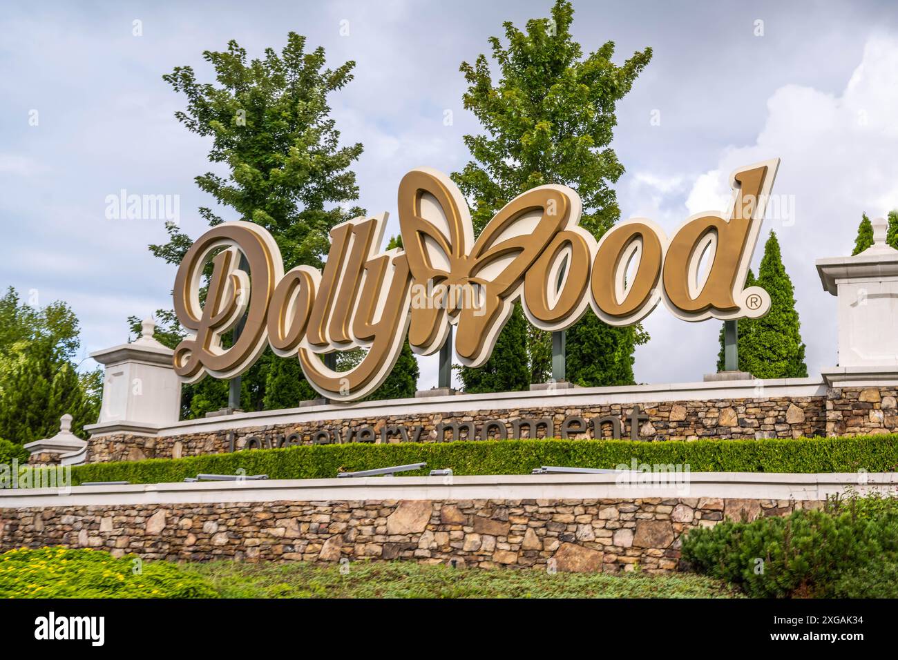Gatlinburg, Tennessee, USA - July 10, 2022: Dollywood Amusement Park Stock Photo - Alamy