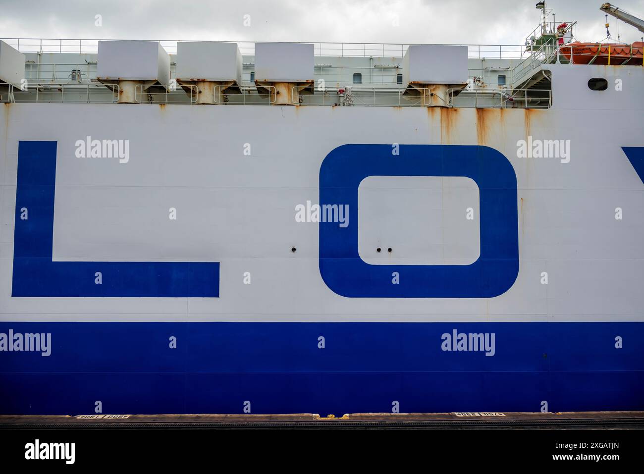 South Korean ship passing through Panama Canal at Miraflores Locks ...