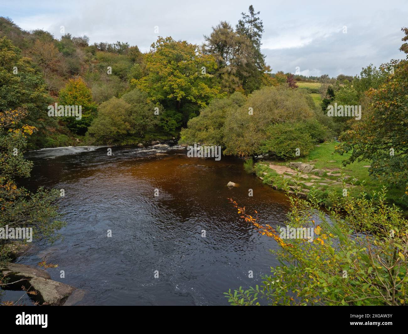 West Dart river from Huccaby Bridge, Dartmoor National Park, Devon ...