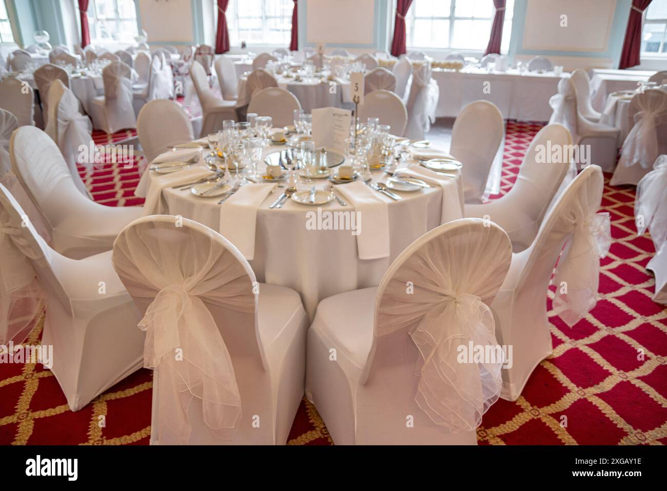 Formal table for wedding reception Stock Photo - Alamy