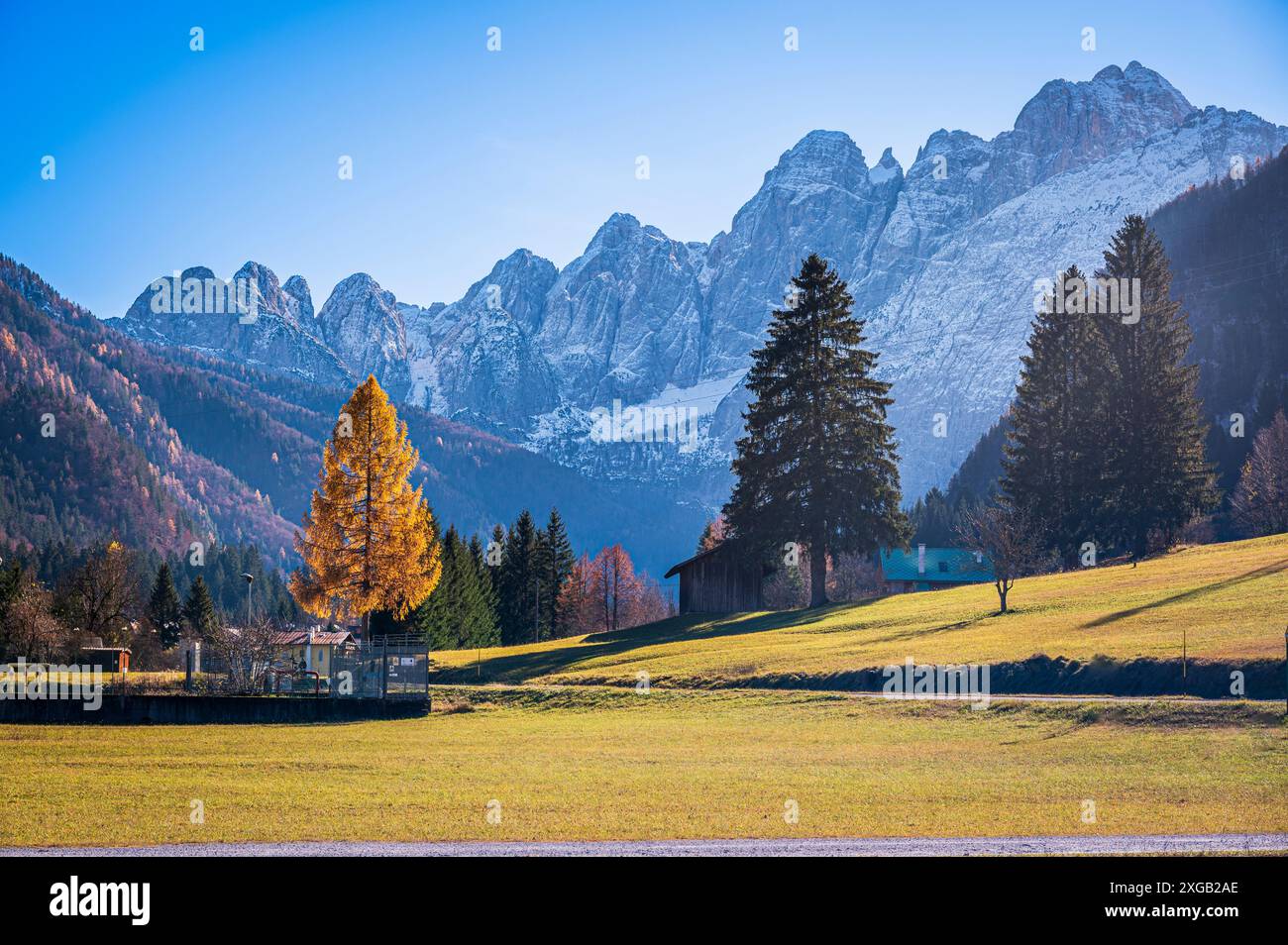 The town of Valbruna at the foot of Montasio Stock Photo - Alamy