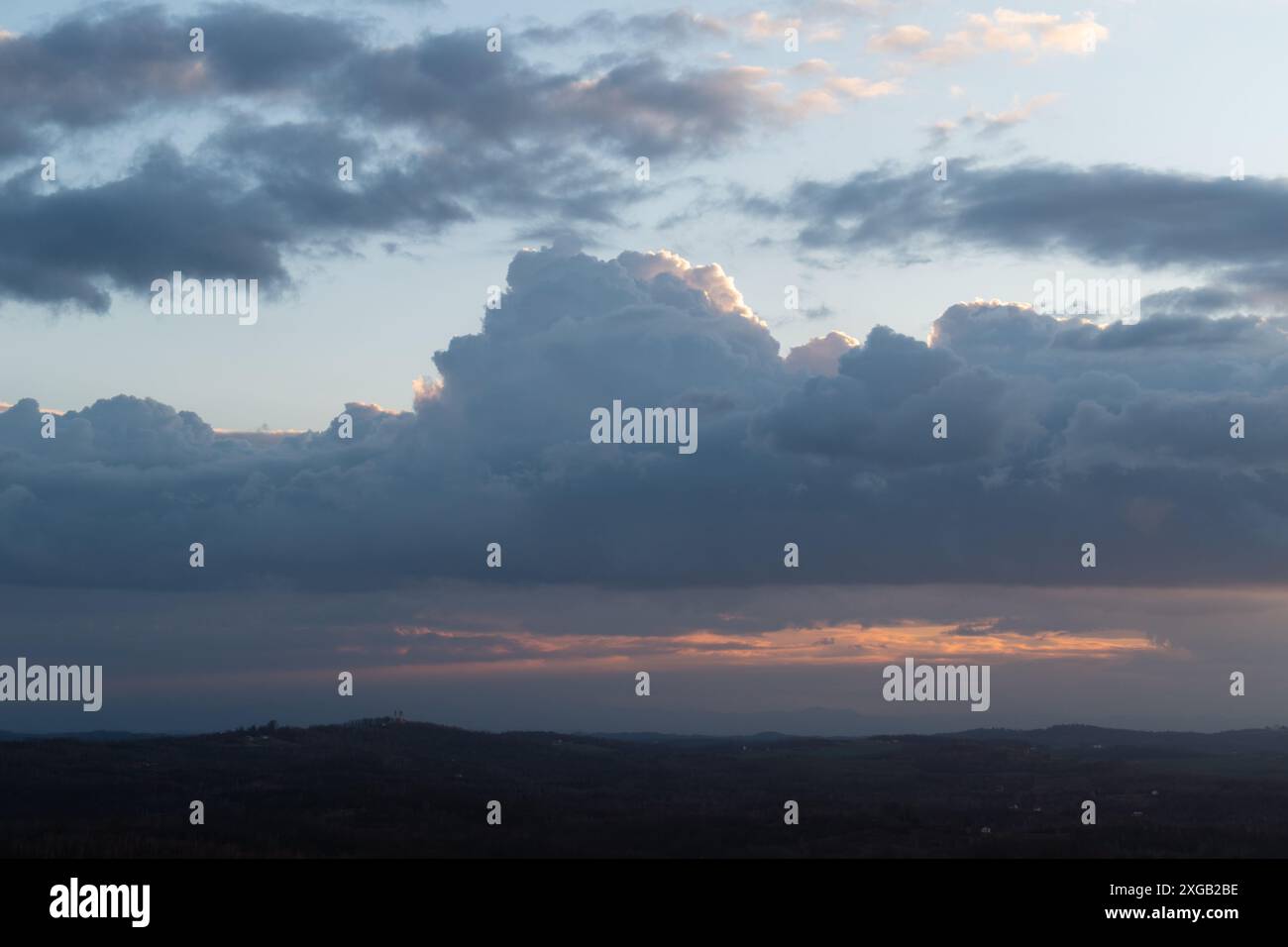 Dark cloud over countryside hi-res stock photography and images - Alamy