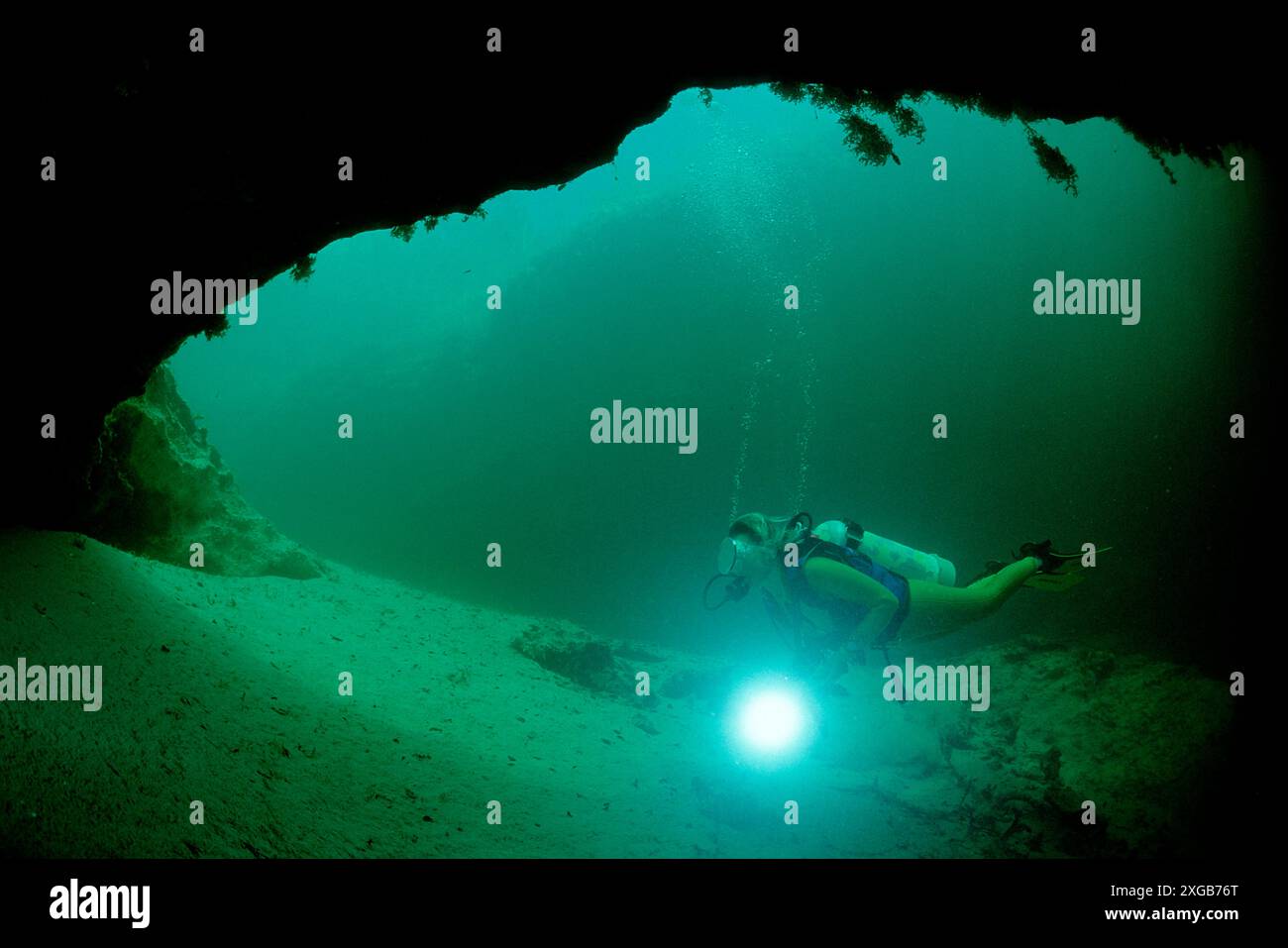 Cave diving, Scuba diver in underwater cave, Bahamas, Freshwater Blue ...