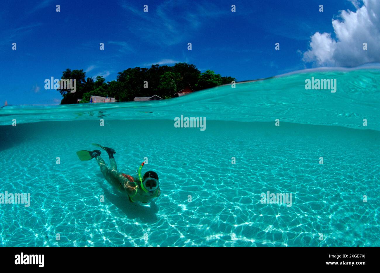 Skindiving, Skin diver, split image, Malaysia, Pazifik, Pacific ocean ...