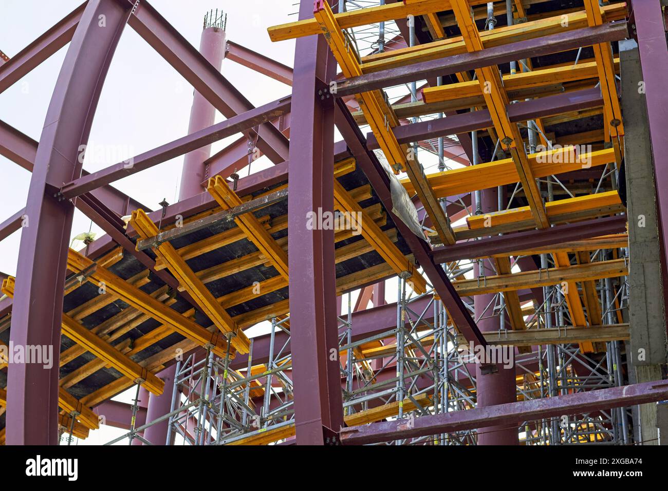 Complex scaffolding hi-res stock photography and images - Alamy