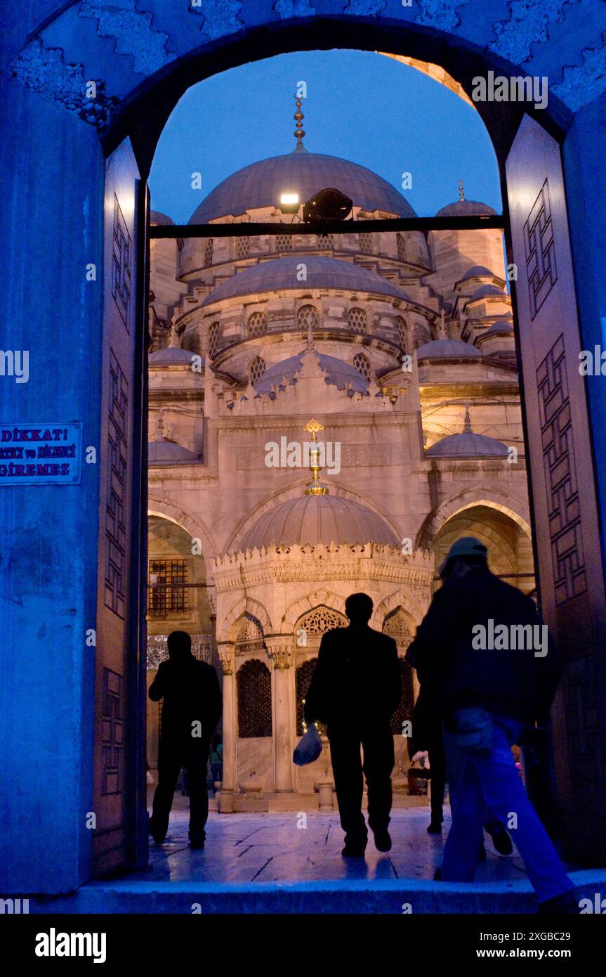 Turkey, Istanbul, The New Mosque or Mosque of the Valide Sultan at ...