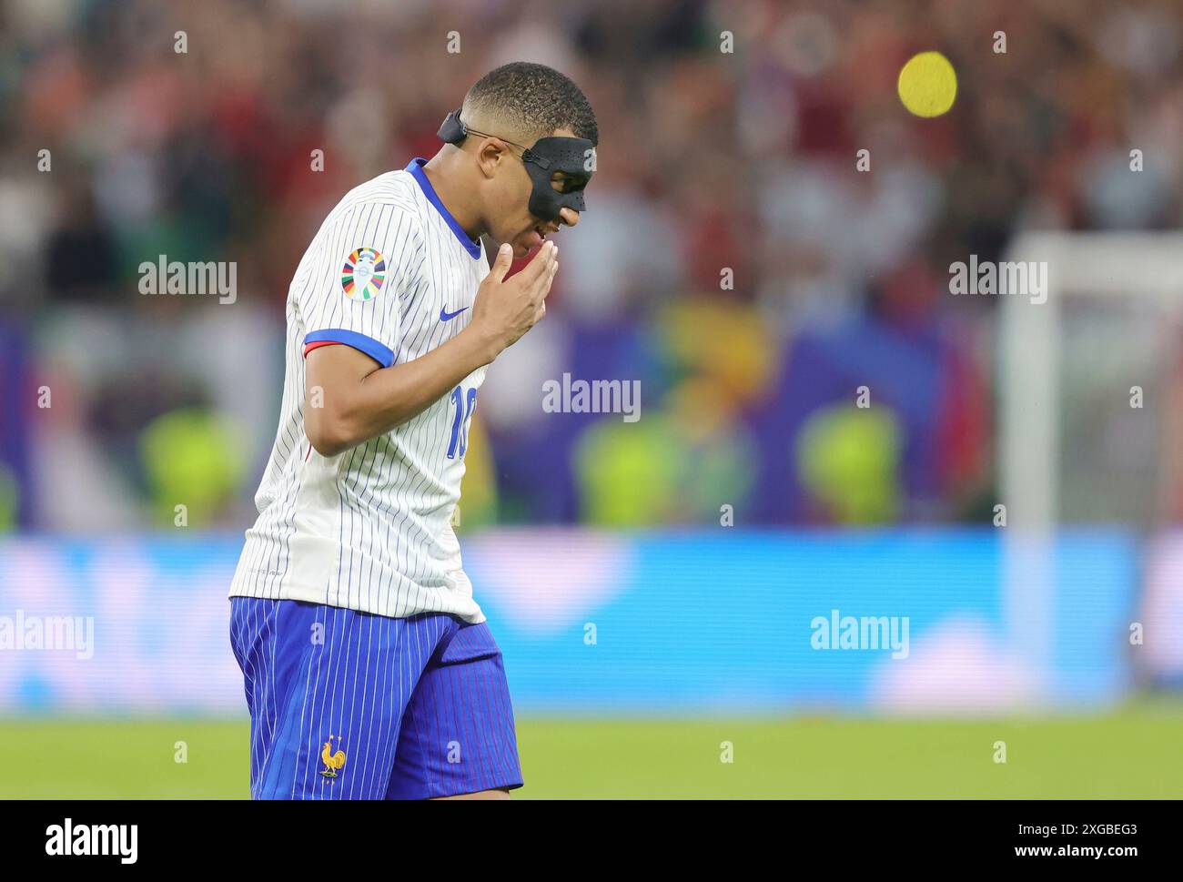 Injured blood football hi-res stock photography and images - Alamy