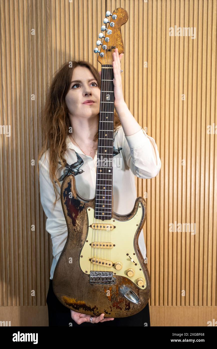 London, UK. 8 July 2024. The iconic 1961 Fender Stratocaster, (Est. £ ...
