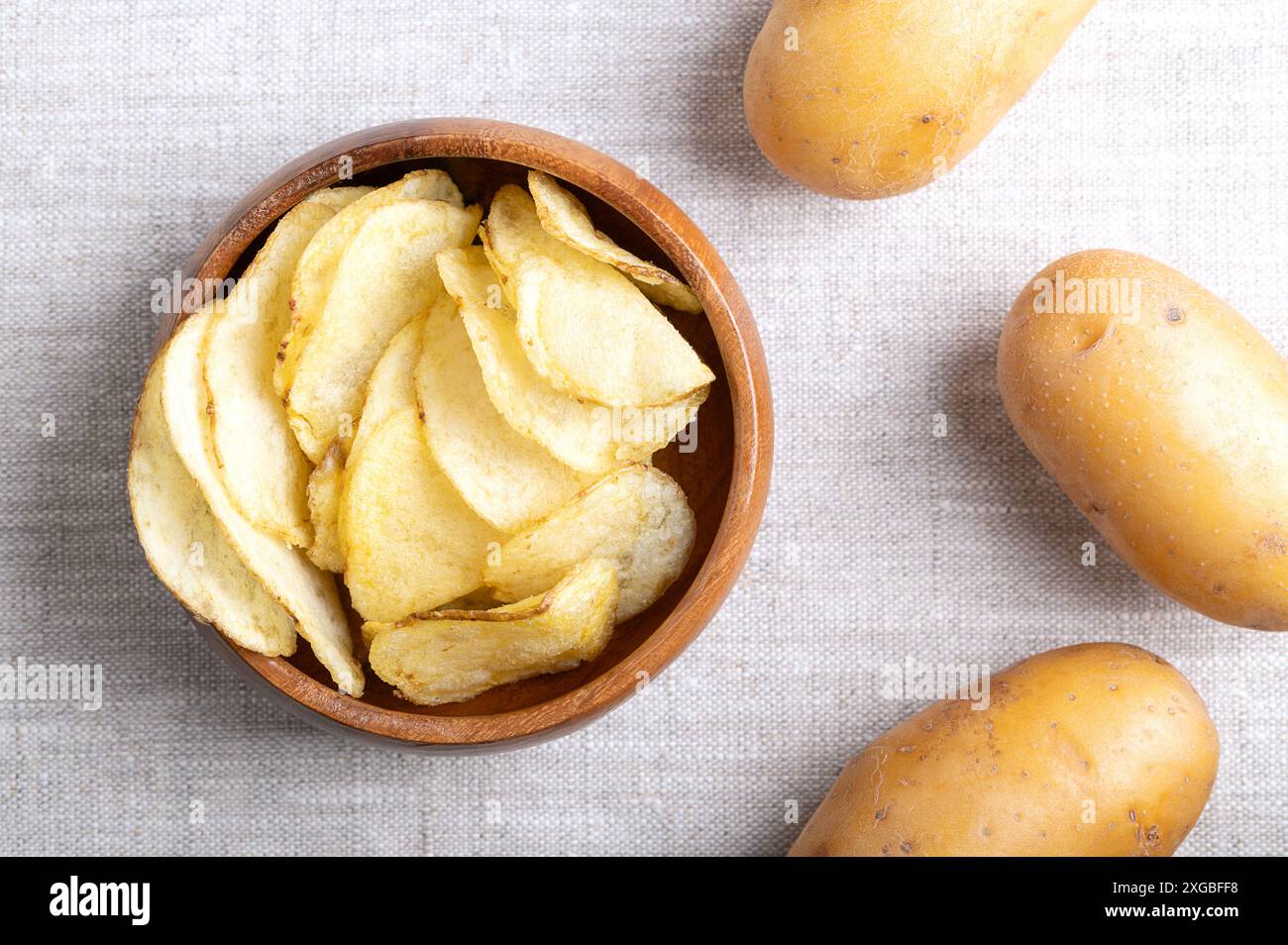 Crisps hi-res stock photography and images - Alamy