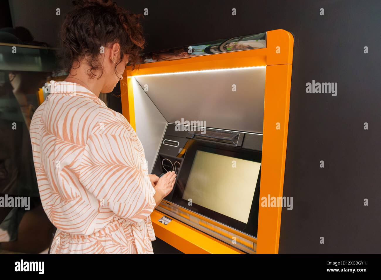 Atm nfc hi-res stock photography and images - Alamy
