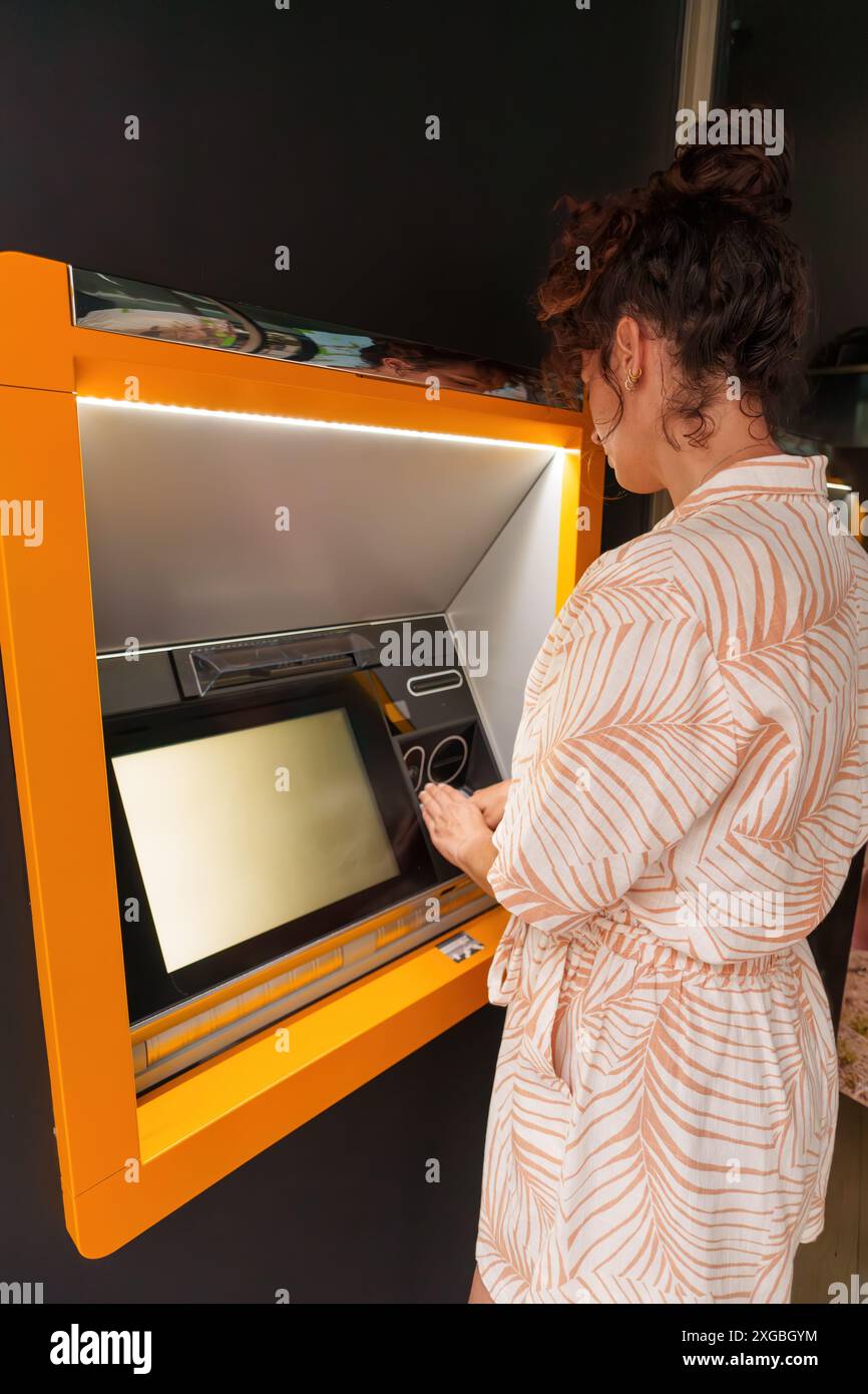 Atm nfc hi-res stock photography and images - Alamy
