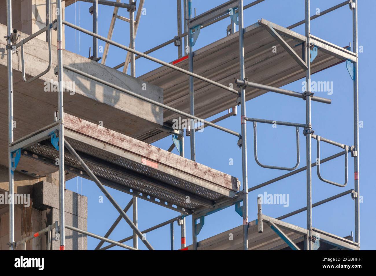 Scaffolding, house facade, shell construction, residential building ...