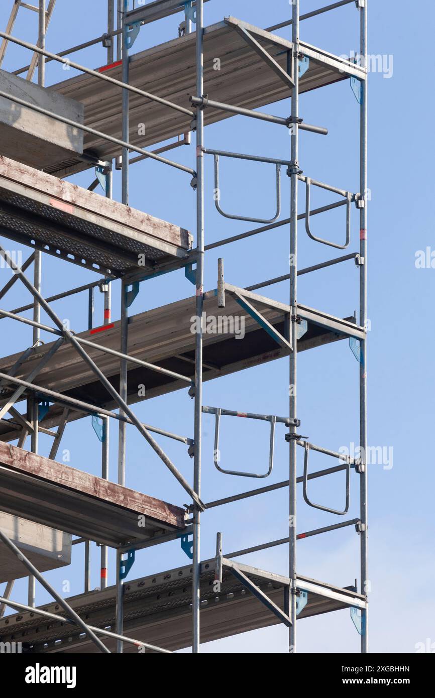 Scaffolding, house facade, shell construction, residential building ...