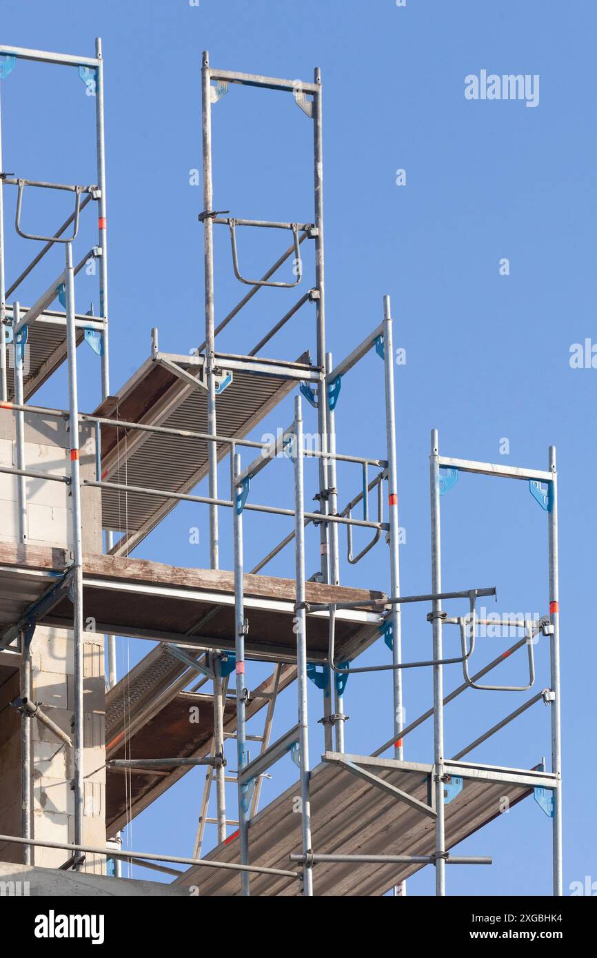 Scaffolding, house facade, shell construction, residential building ...