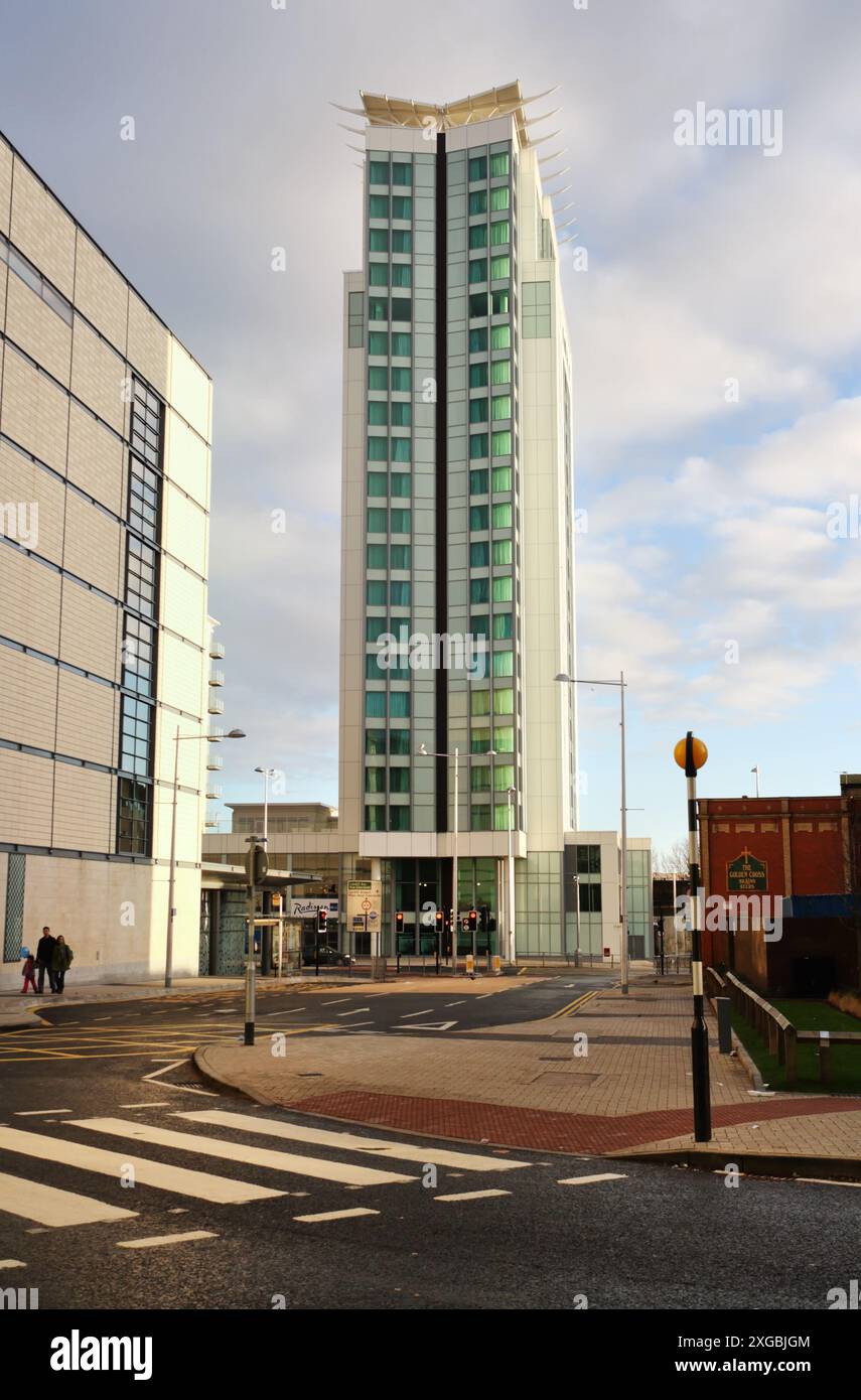 Cardiff high rise hi-res stock photography and images - Alamy