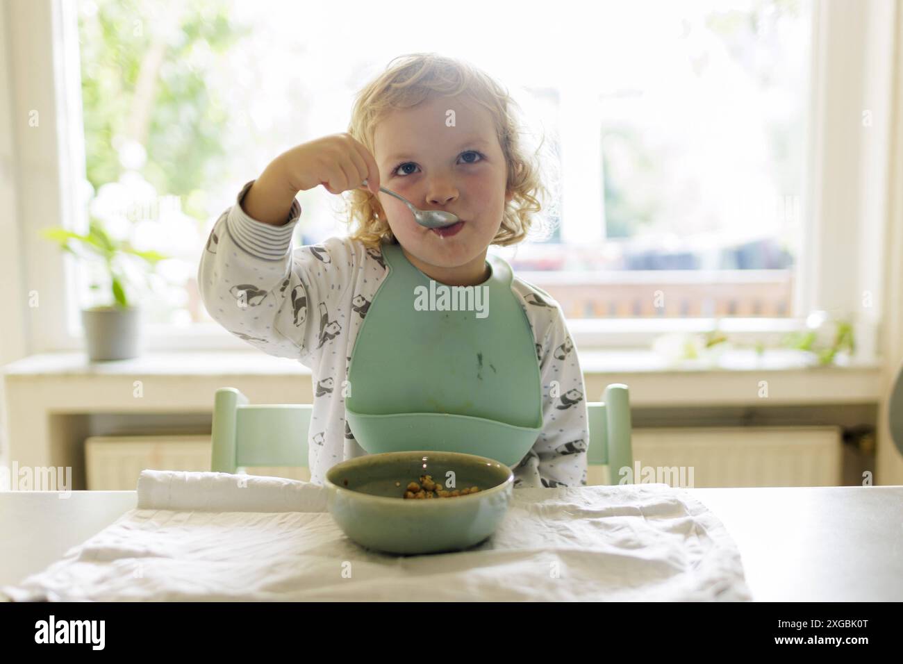 Thema: Kind, drei Jahre alt, Bonn, 05.07.2024. Bonn Deutschland ...