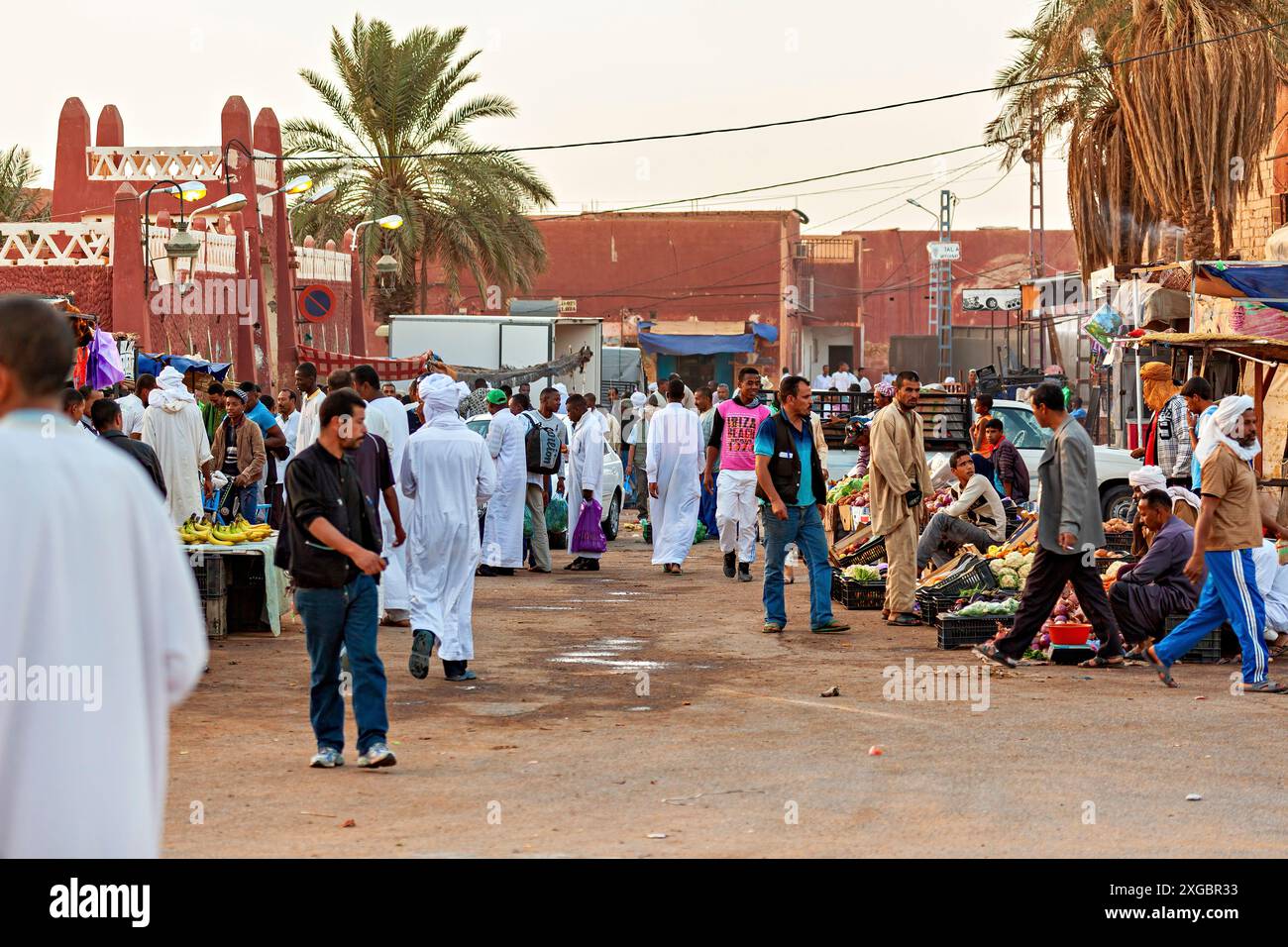 Algeria timimoun oasis in desert hi-res stock photography and images ...