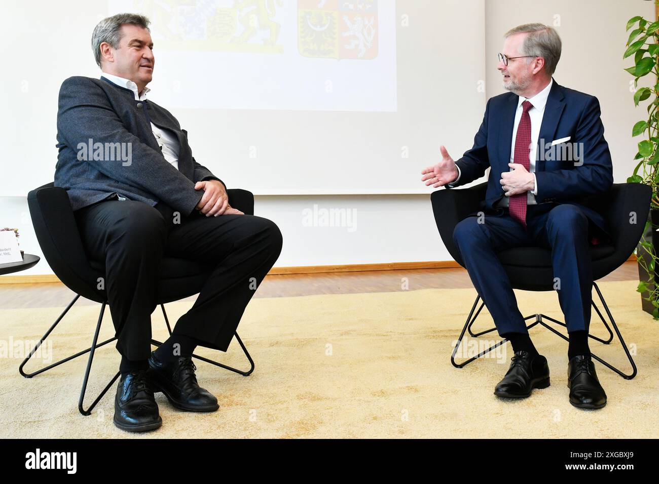 Czech PM Petr Fiala (right) visits Bavaria to meets his counterpart ...