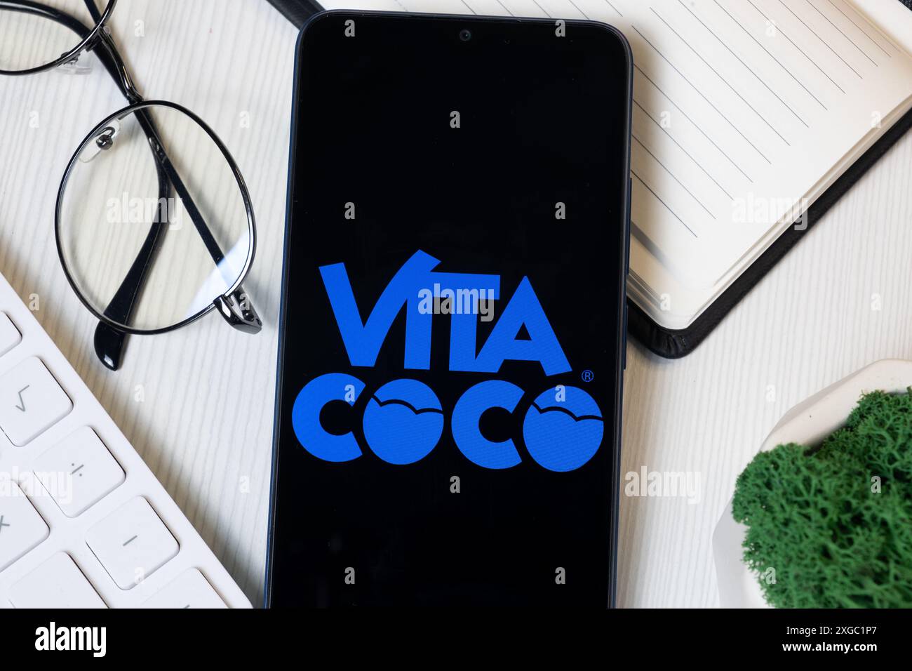 Vita coco logo hi-res stock photography and images - Alamy