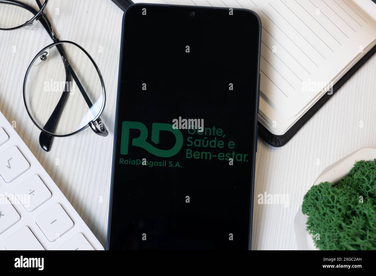 Raiadrogasil logo hi-res stock photography and images - Alamy