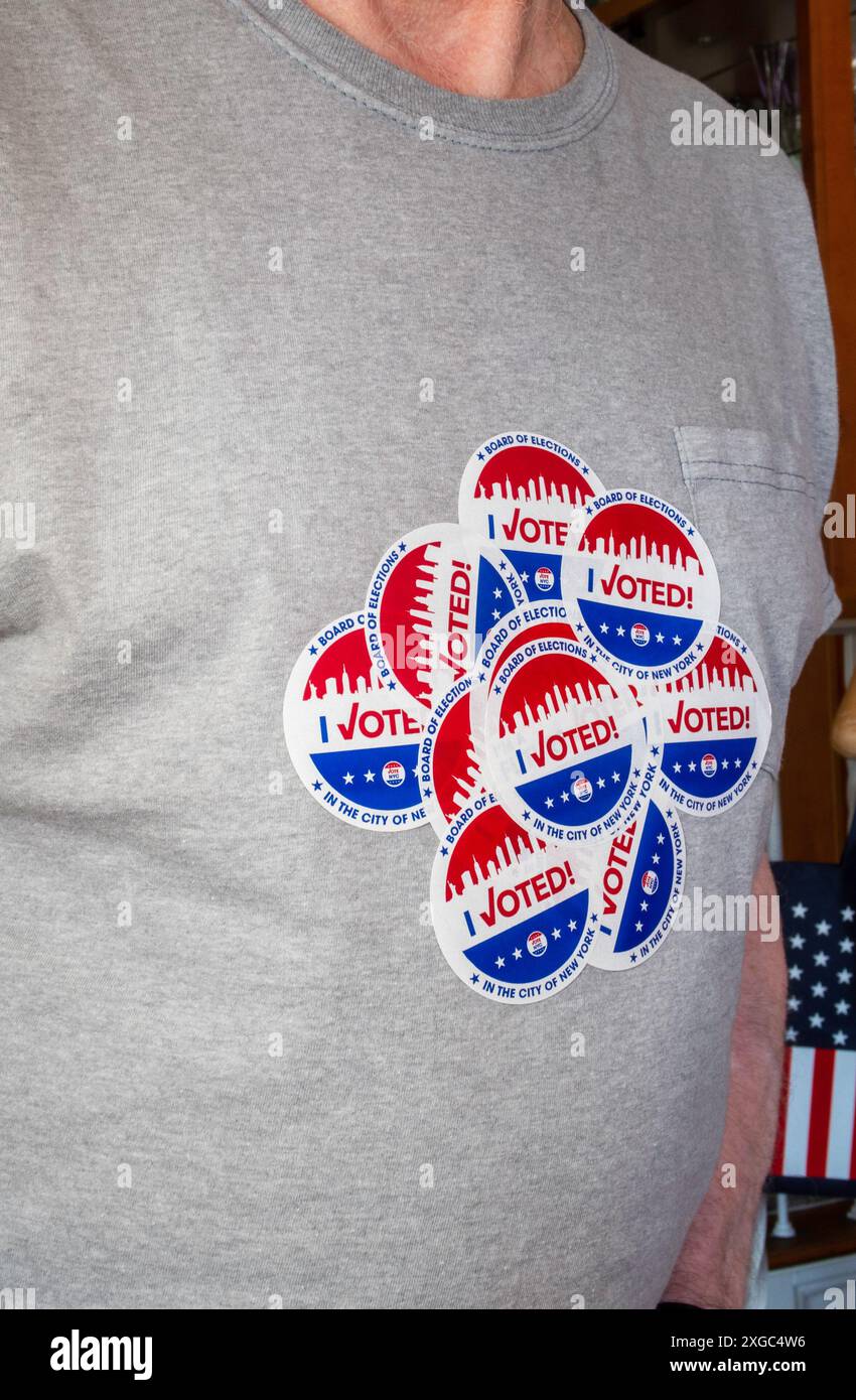 Proof of voting stickers hi-res stock photography and images - Alamy