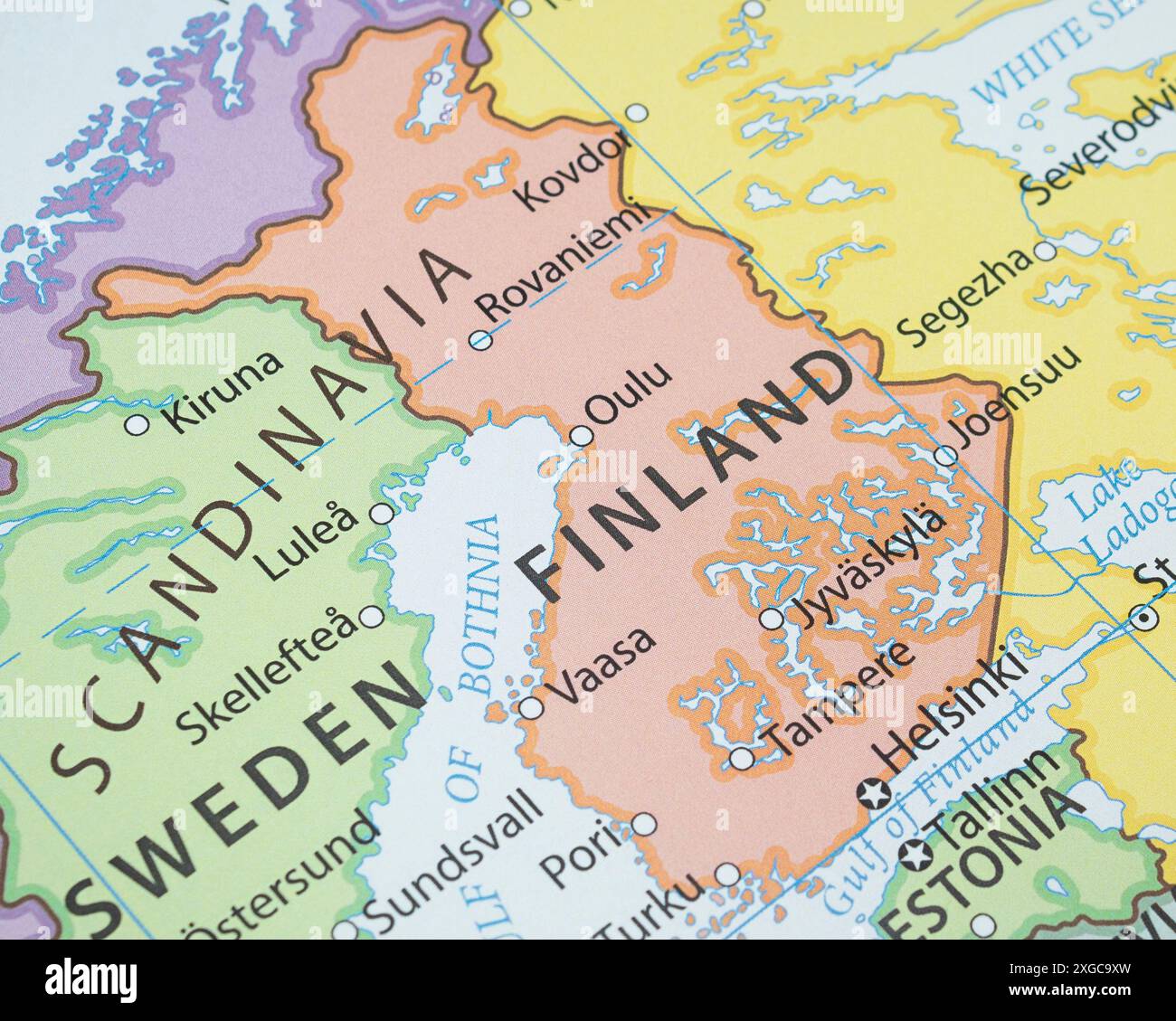 Close up to a Finland political map with country frontiers and most ...