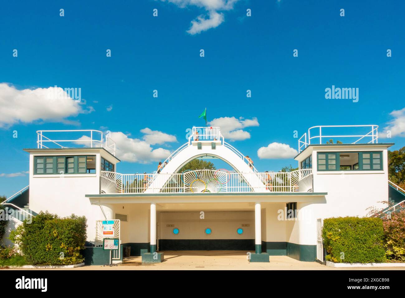 France, Val d'Oise (95), L'Isle-Adam, swimming pool on Isle Adam beach ...