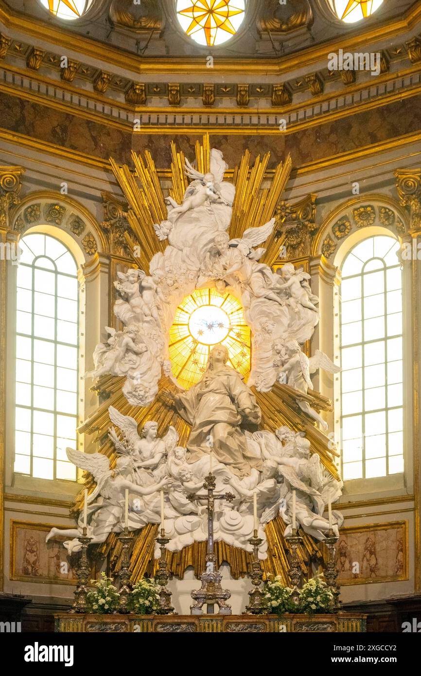 Duomo cathedral crypt hi-res stock photography and images - Alamy