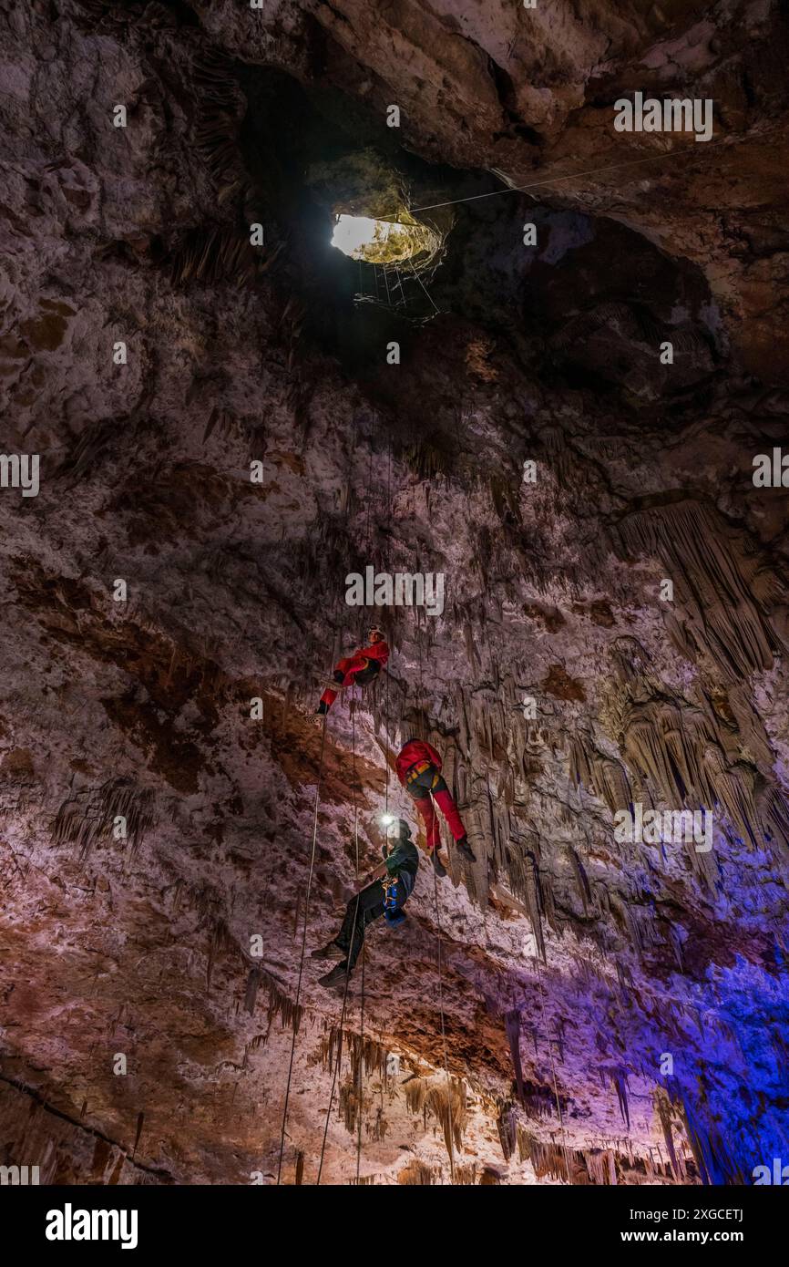 France, Gard, Mejannes-le-Clap, grotte de La Salamandre (Salamander ...