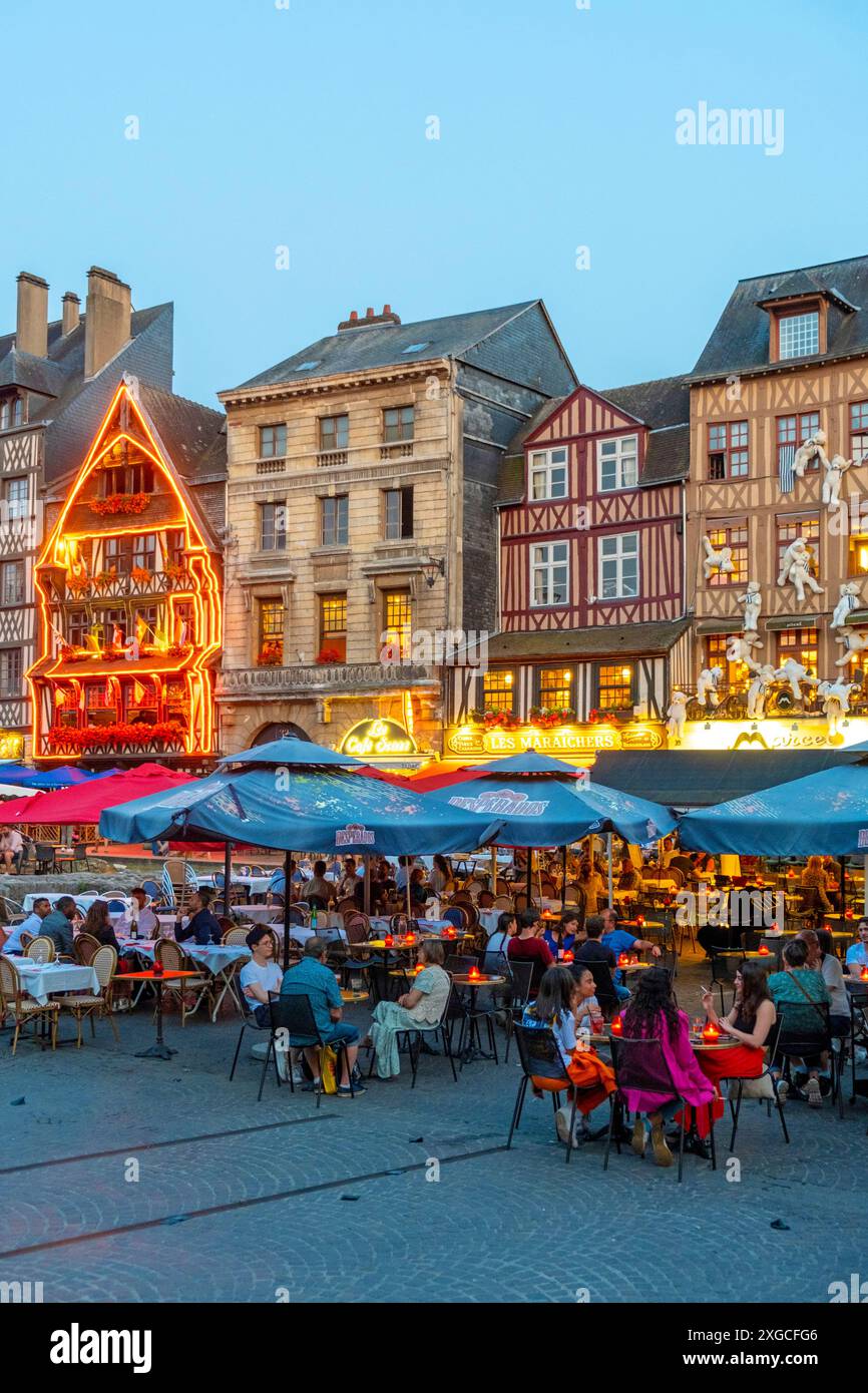 Rouen france old market square hi-res stock photography and images - Alamy