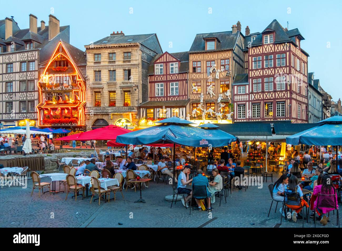Rouen france old market square hi-res stock photography and images - Alamy
