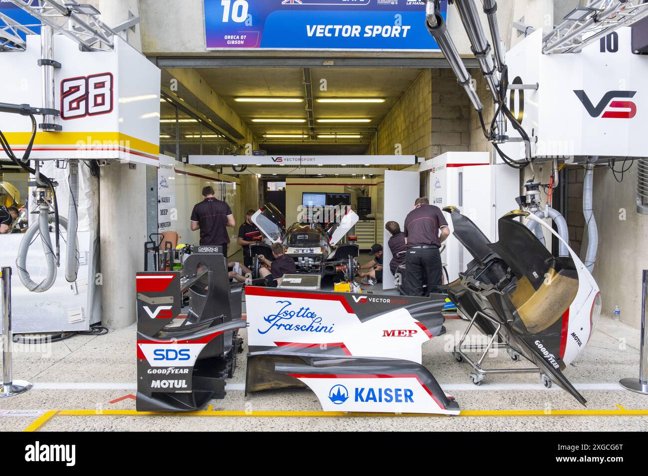 France, Sarthe, Le Mans, car race of the 24 hours of Le Mans, the 100 ...