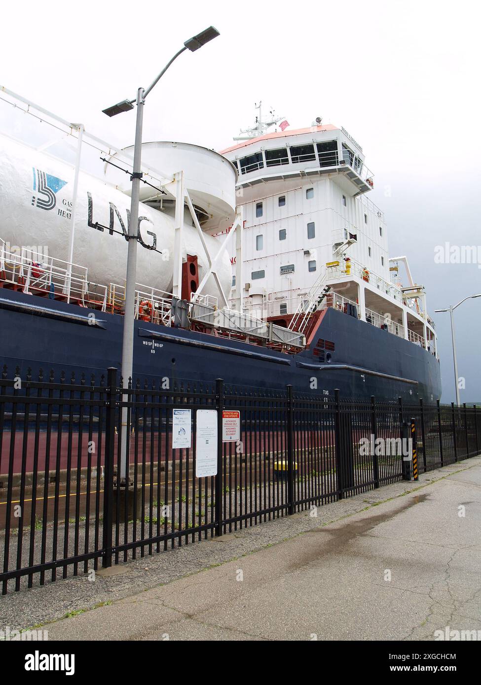 Welland Shipping Canal Lock #3 Stock Photo - Alamy