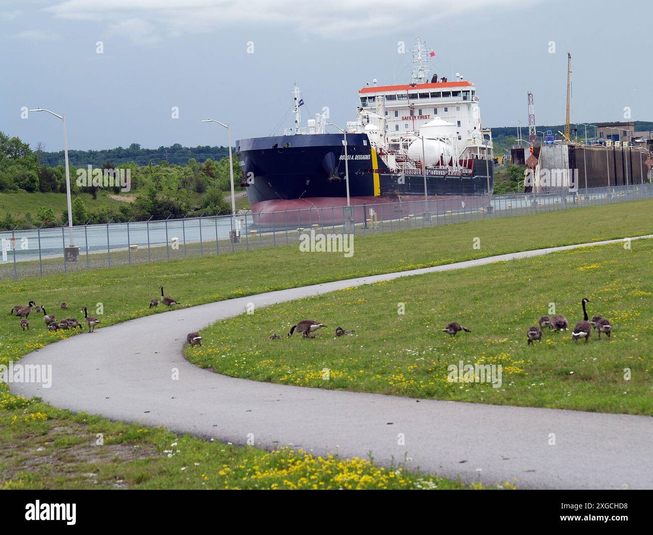 Welland Shipping Canal Lock #3 Stock Photo - Alamy