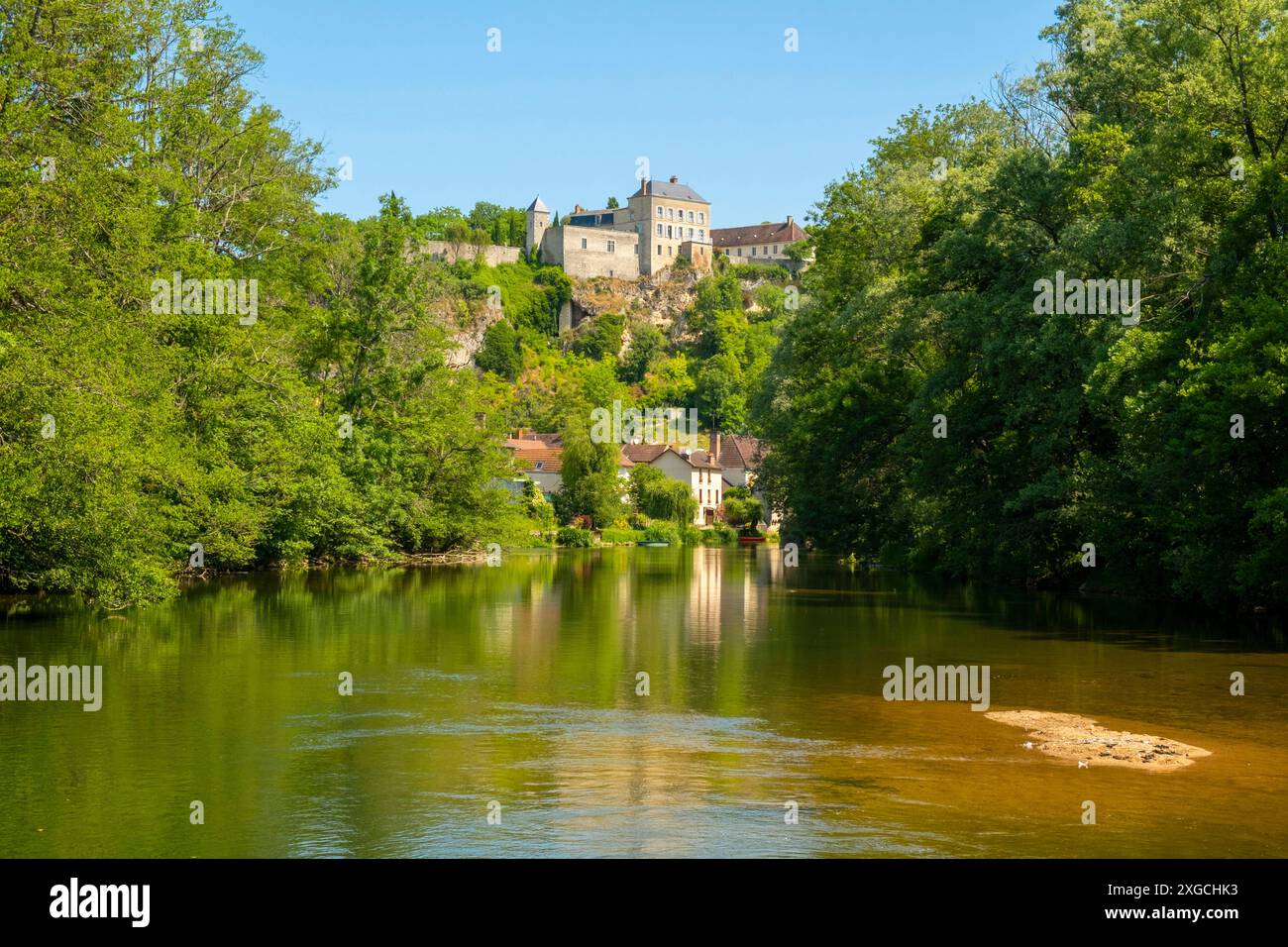 France, Yonne, Mailly le Chateau, overlooking the Yonne and the Canal ...