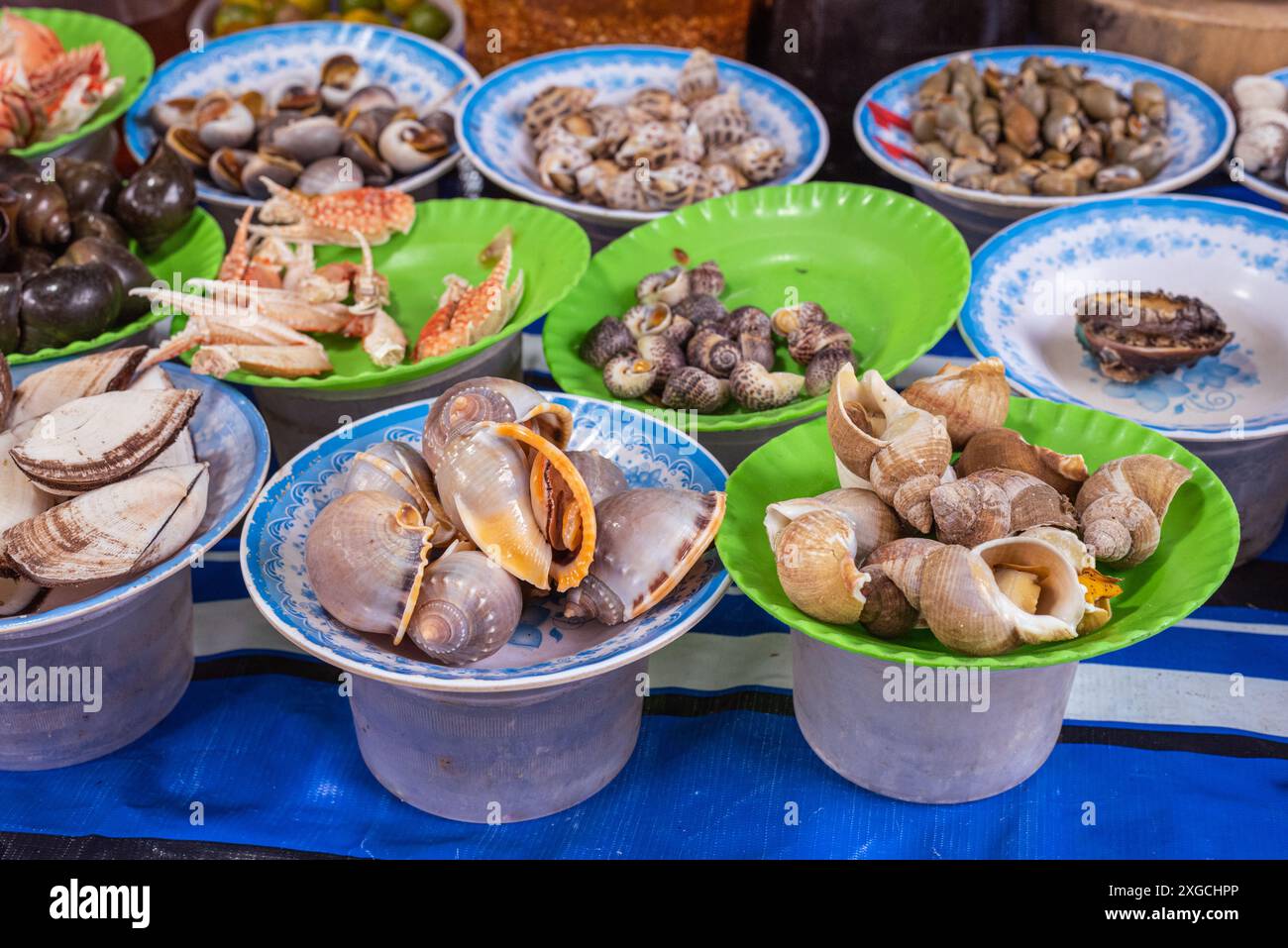 Vietnam fish market saigon hi-res stock photography and images - Alamy