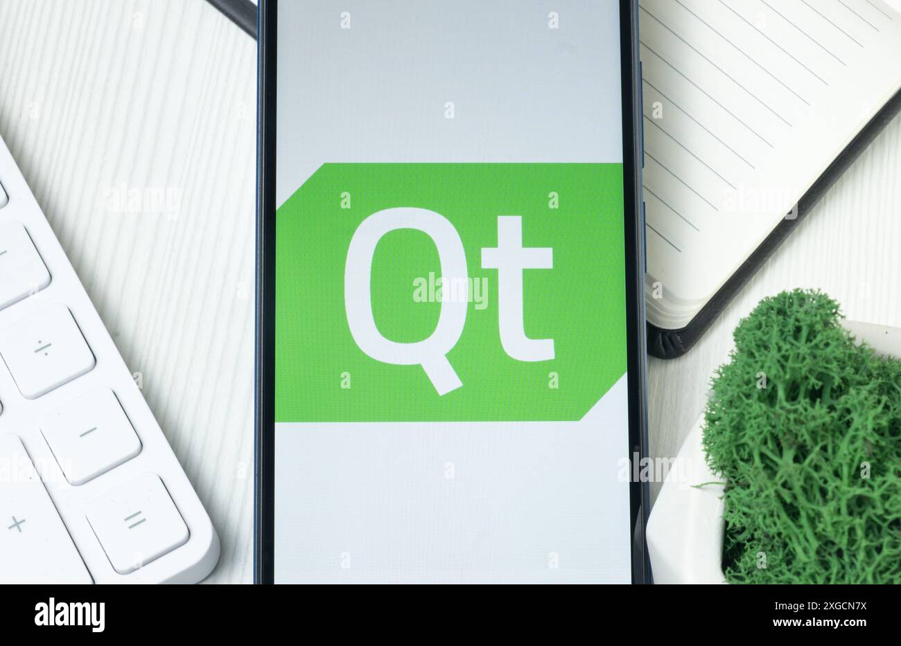Qt symbol hi-res stock photography and images - Alamy