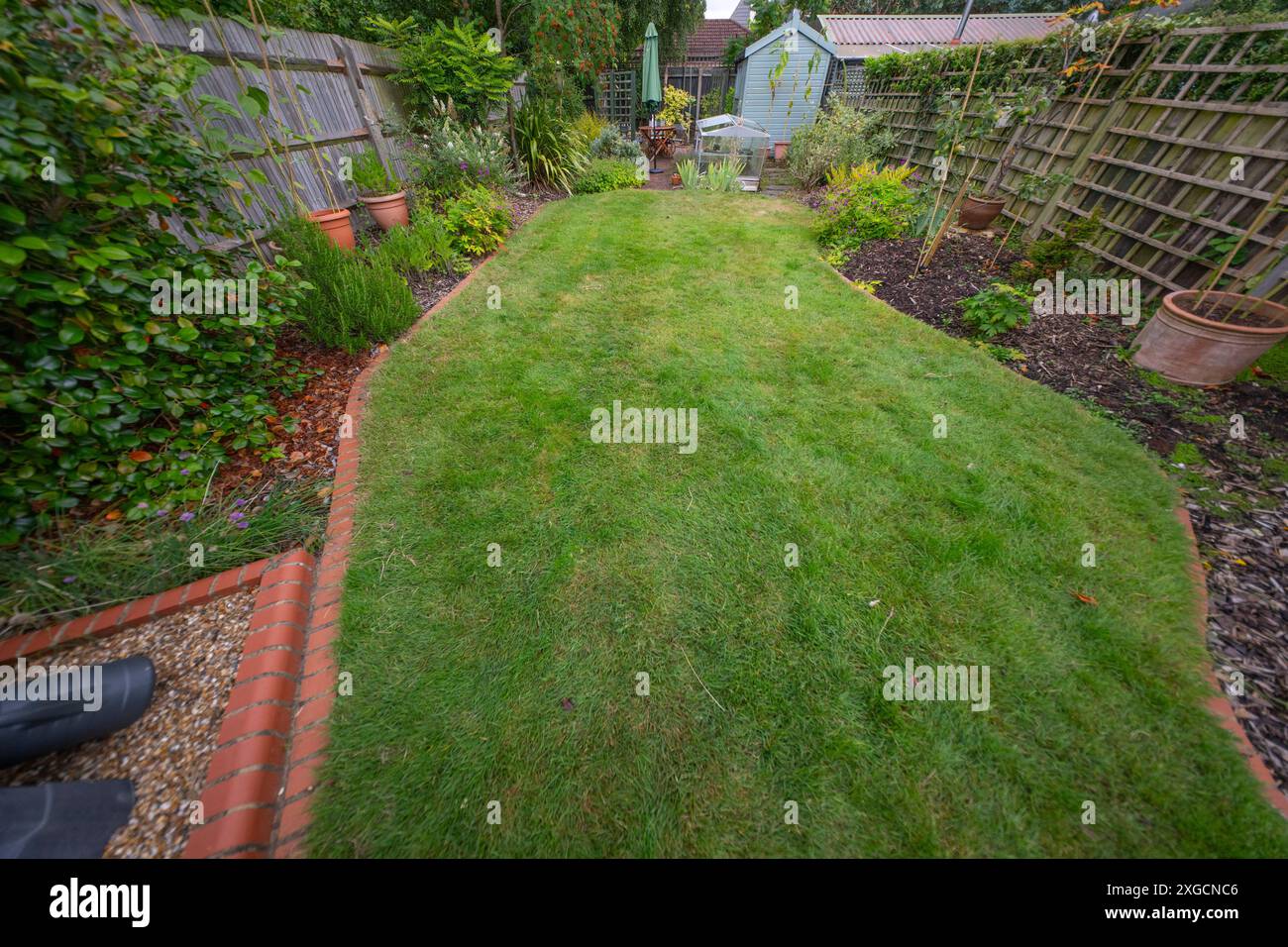 Brick edging hi-res stock photography and images - Alamy